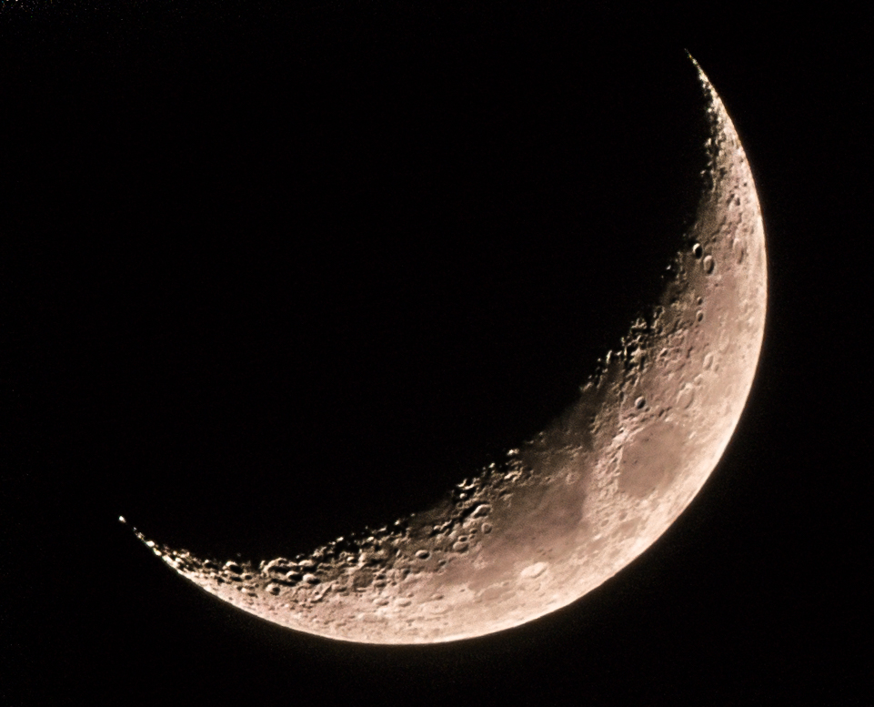 1st moon with new 500mm mirror lens : r/astrophotography