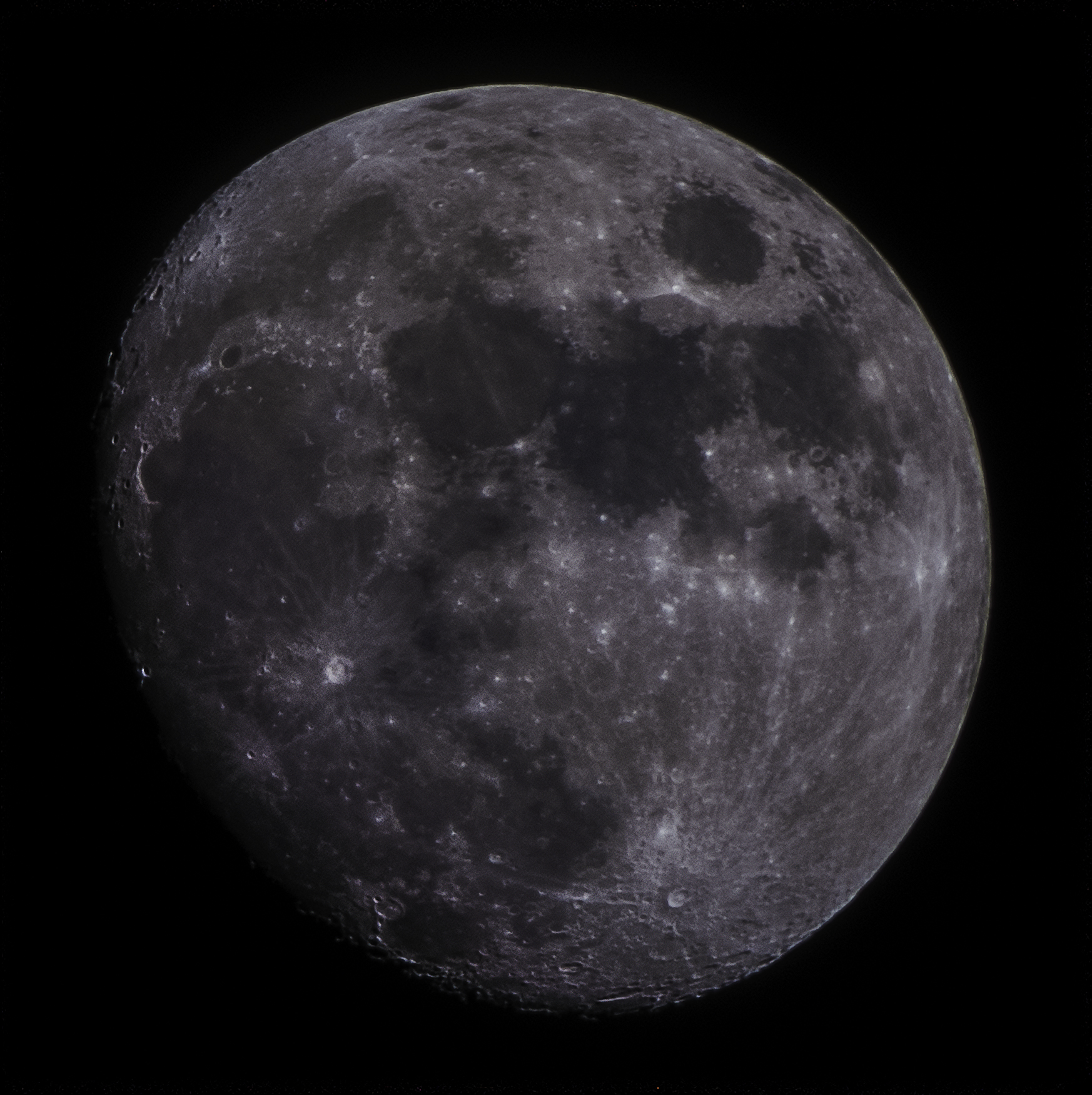 1st moon with new 500mm mirror lens : r/astrophotography